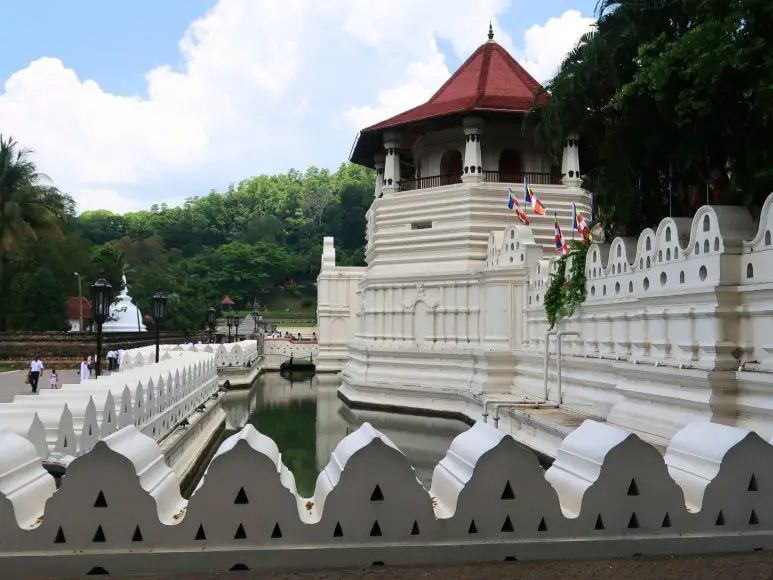 Visiting the Temple of the Tooth in Kandy - Conversant Traveller