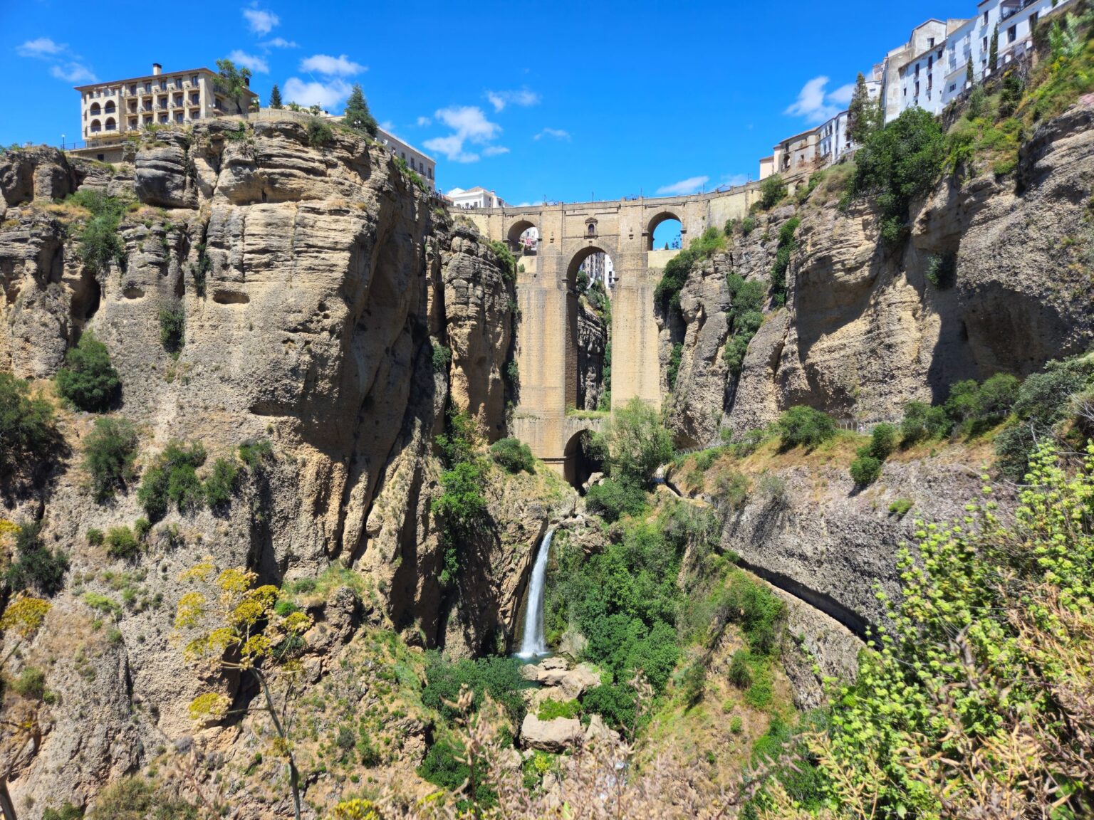 Ronda: bridge viewpoints and other incredible city panoramas ...