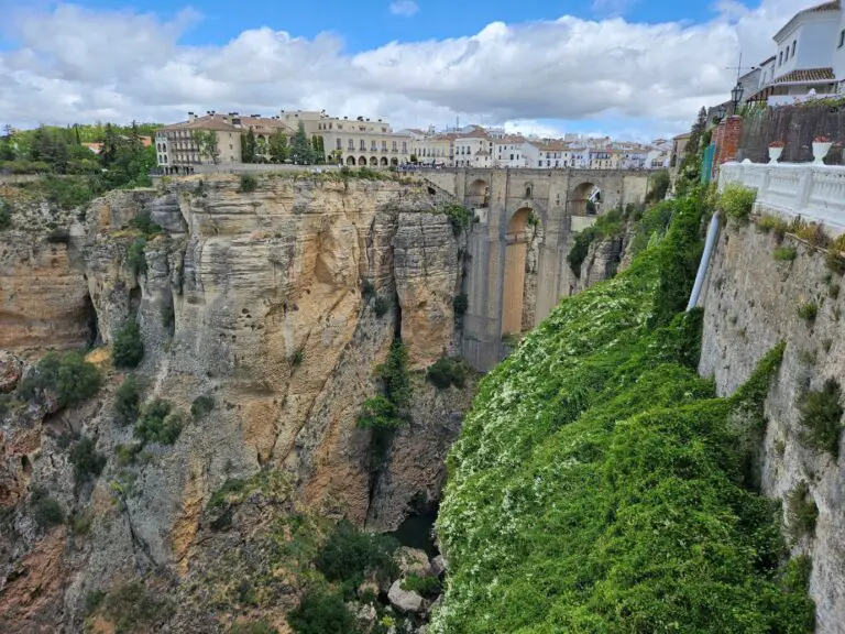 Ronda: bridge viewpoints and other incredible city panoramas ...