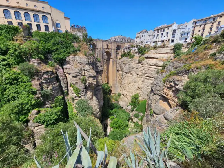 Ronda: bridge viewpoints and other incredible city panoramas ...